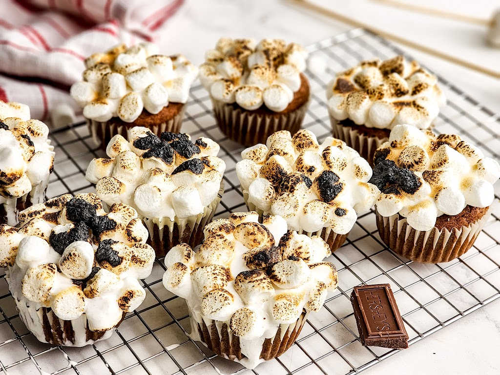 Sweet Potato Casserole Cupcakes (with Marshmallows)